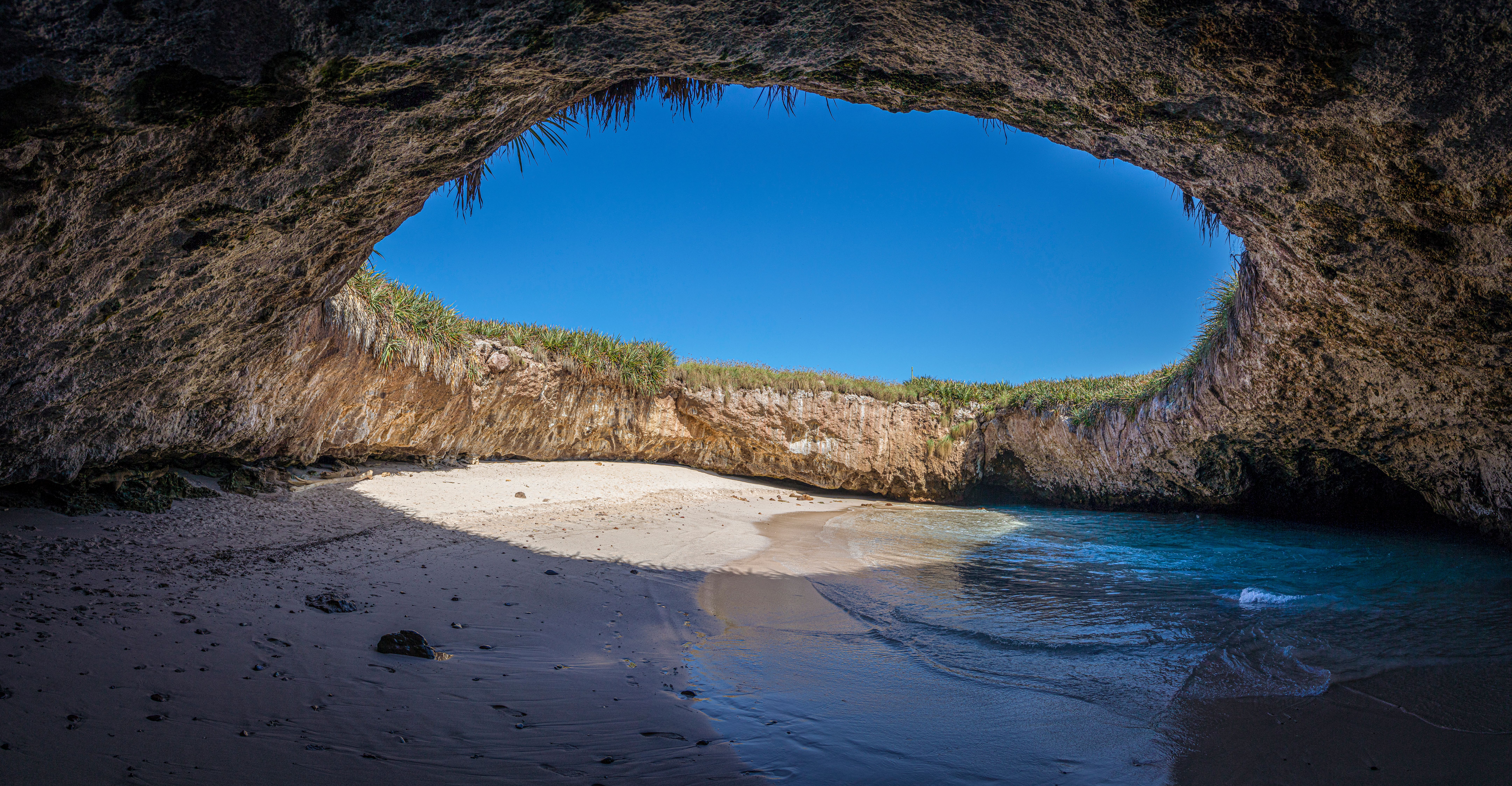 Hidden Havens: Journey to the World's Most Secluded Beach Getaways