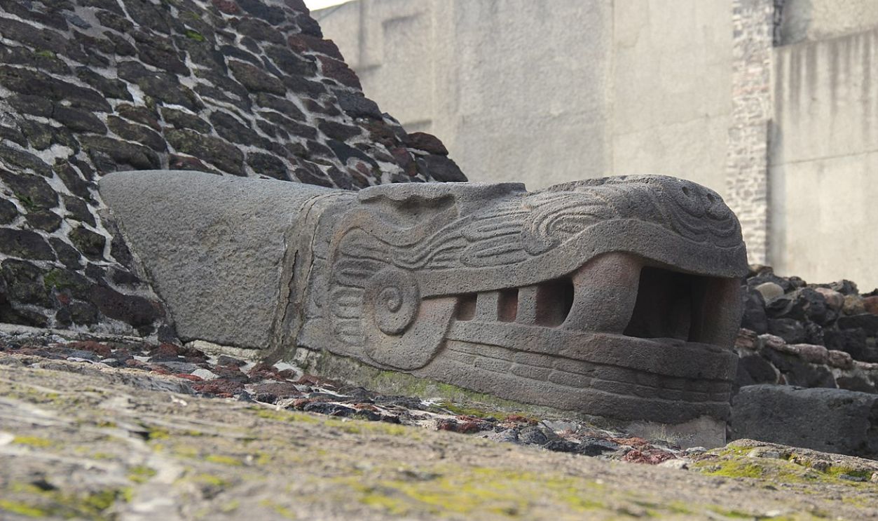 The Mystery Of The Aztec Mask And Secrets Carved In Stone