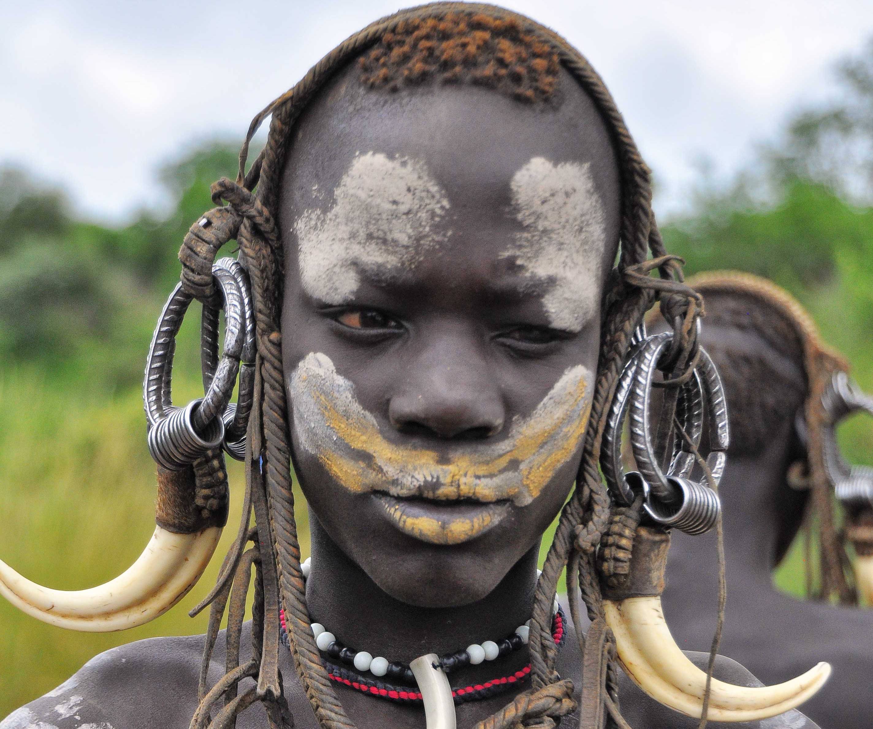 The Bizarre World Of The Mursi People