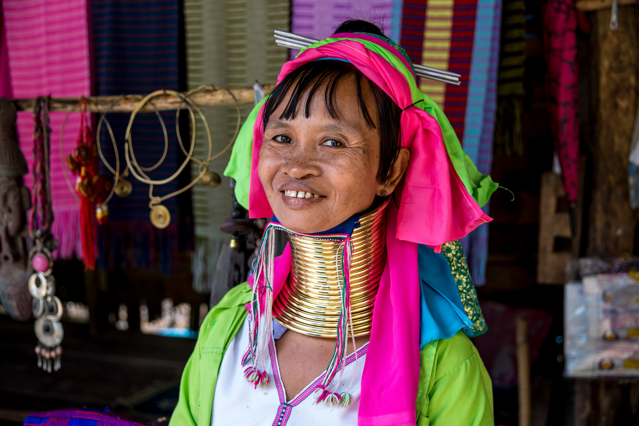 Photos Of The Kayan People, The Tribe That History Got So Wrong