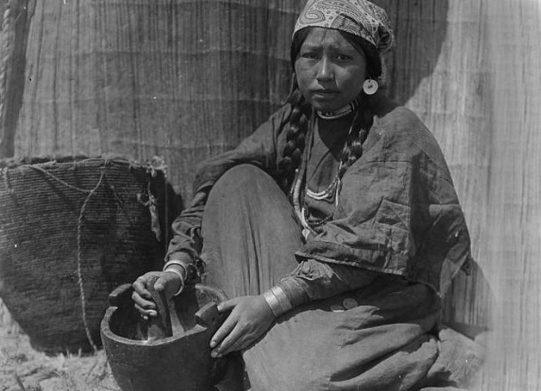The Traditional Life of the Cahuilla Indians