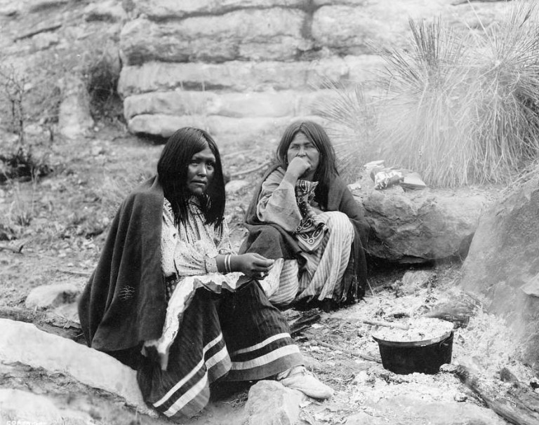 Incredible Images Of The Most Feared Tribe In U.S. History