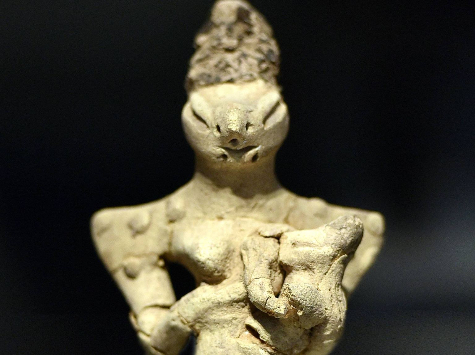 A 7,000-year-old sculpture was discovered in the Kuwaiti desert in 2024 ...