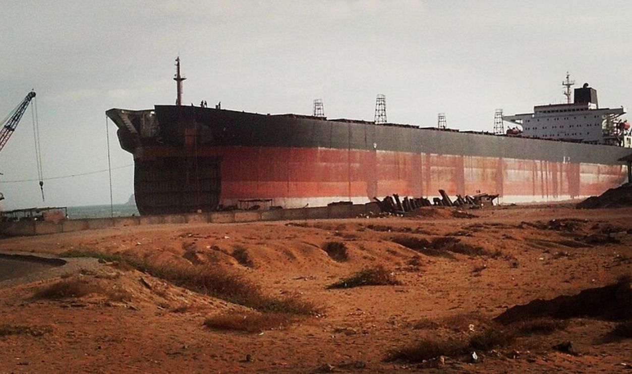 9 Enormous Ship Graveyards Carved By Time