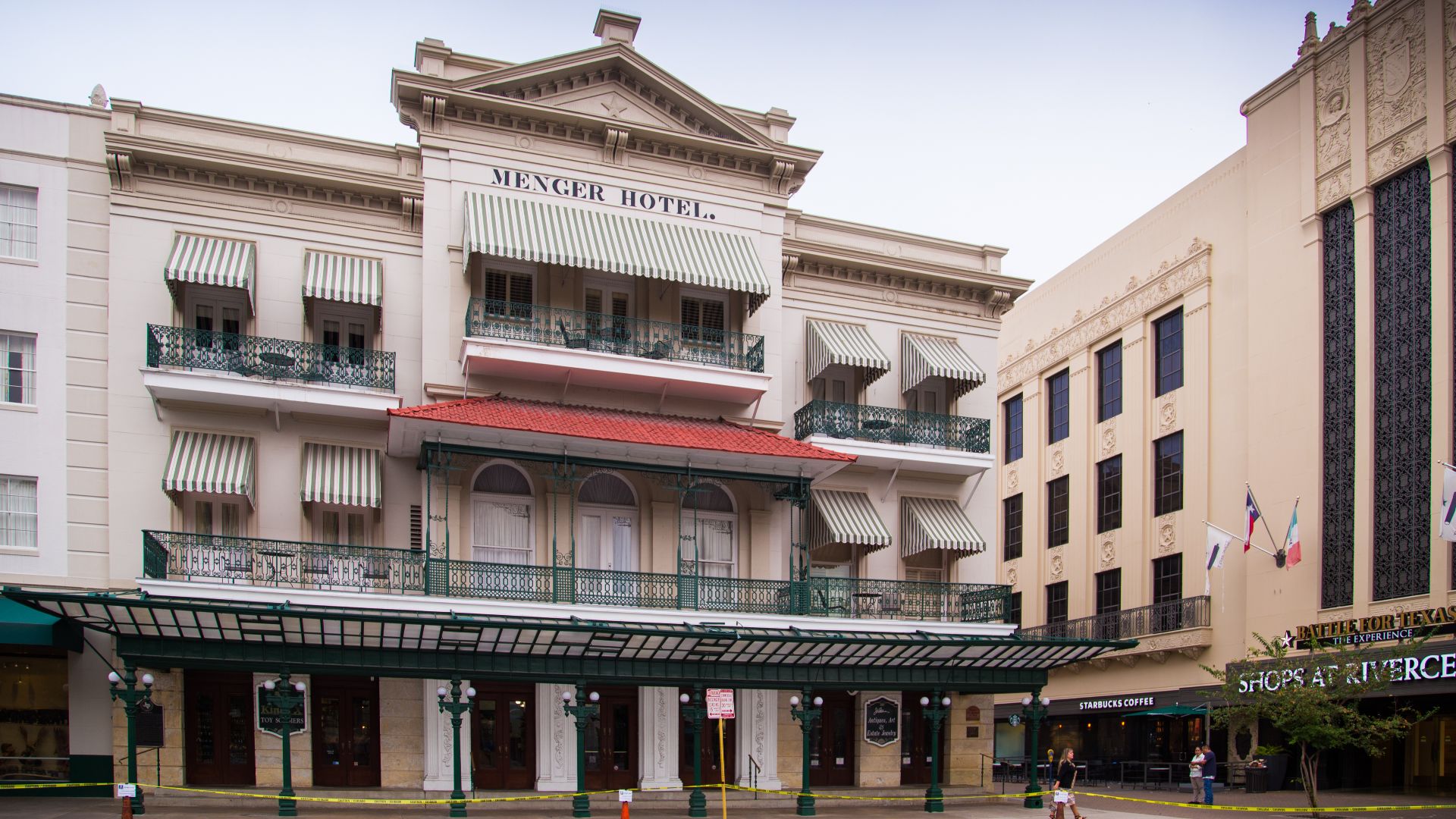 Ranking The Most Haunted Cities In America, According To Paranormal Experts