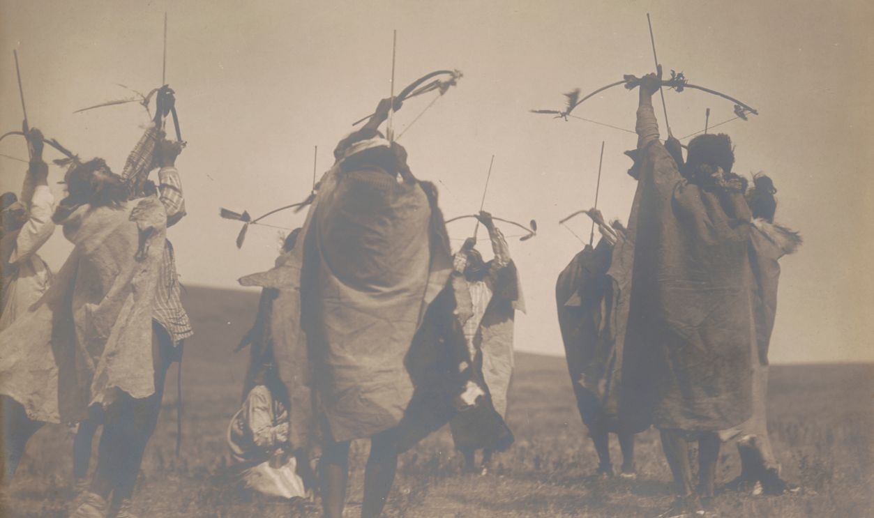 Striking Photographs That Capture Native American Life Over 100 Years Ago