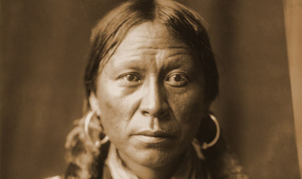 Striking Photographs That Capture Native American Life Over 100 Years Ago