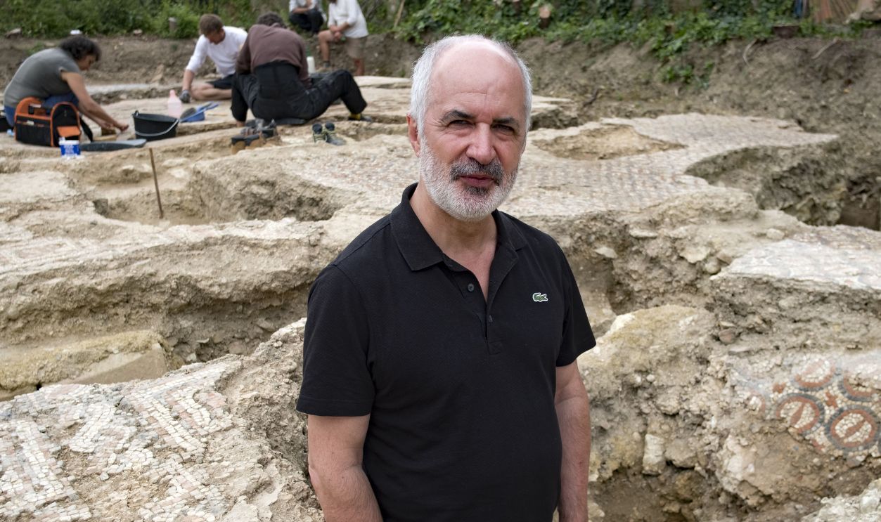 An INRAP crew in the south of France has unearthed rows of planting ...