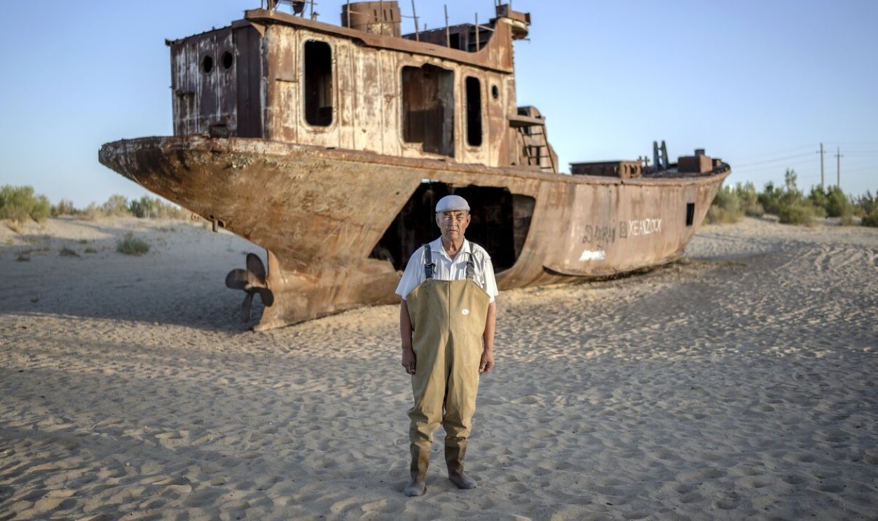 9 Enormous Ship Graveyards Carved By Time