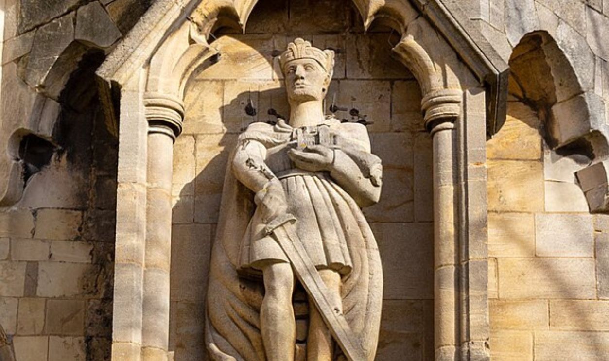 Unearthing King Harold: The Legacy Of England's Last Saxon King And His ...