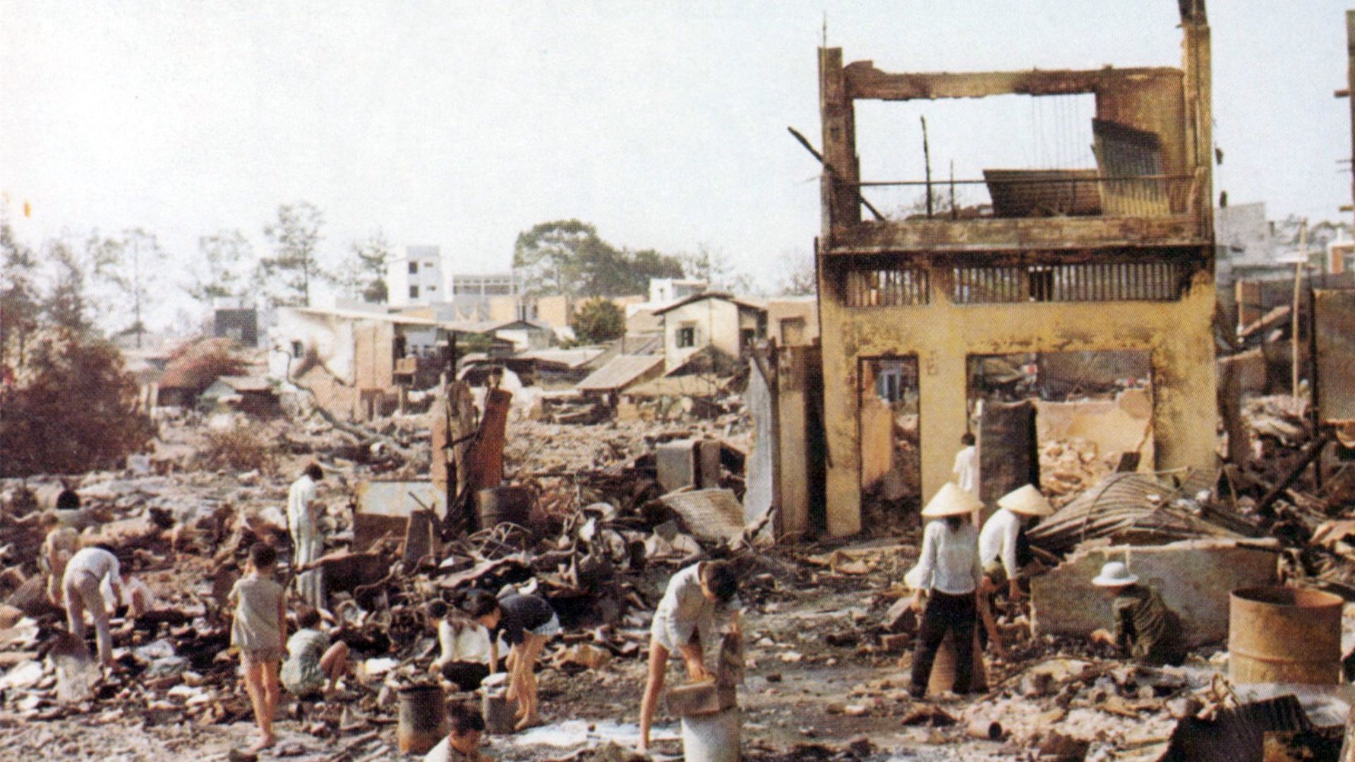 44 Imagery Glimpses Revealing Life During And After The Vietnam War Era