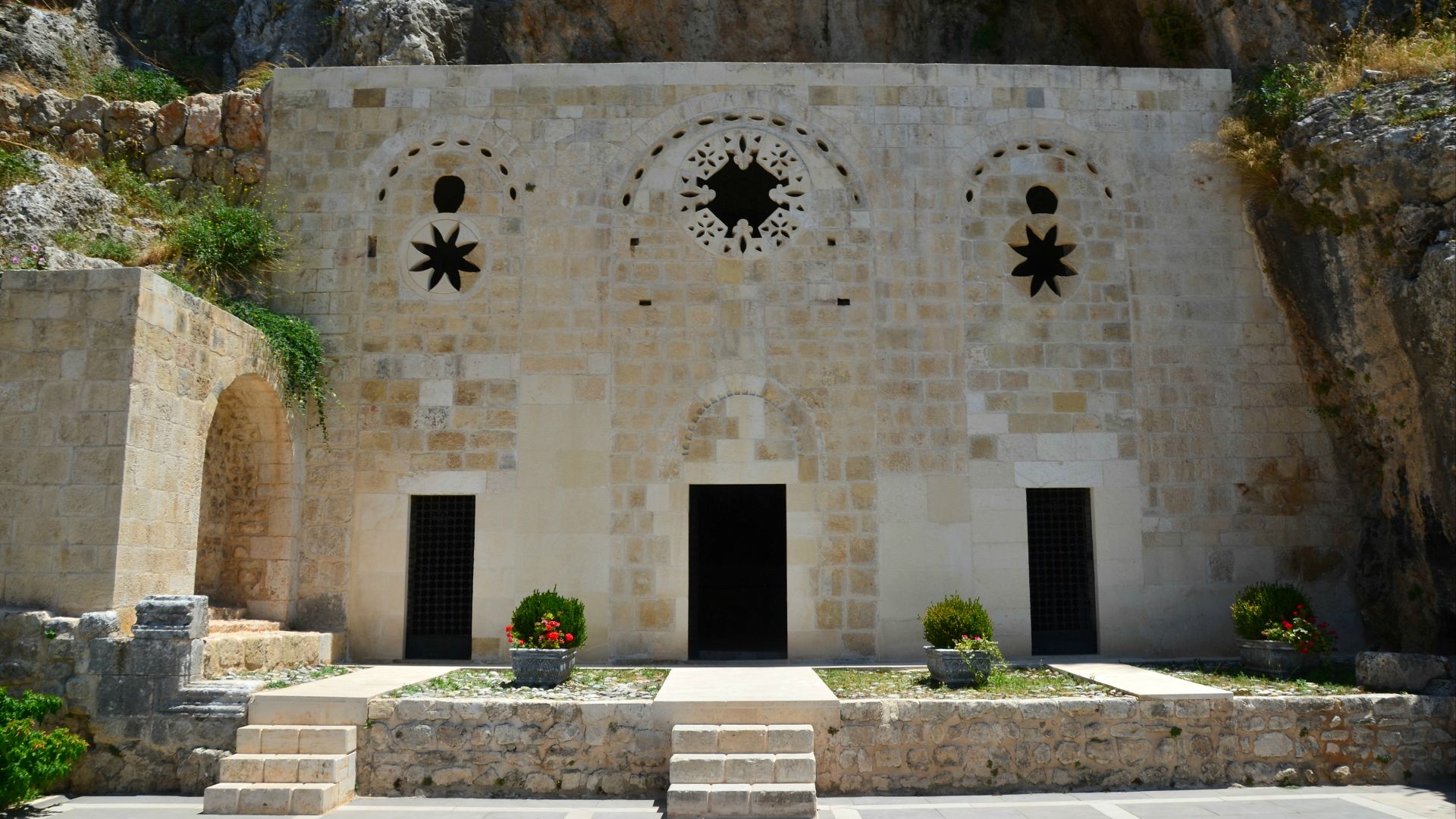 These 44 Churches Tell The Story Of Christianity From Its Earliest ...