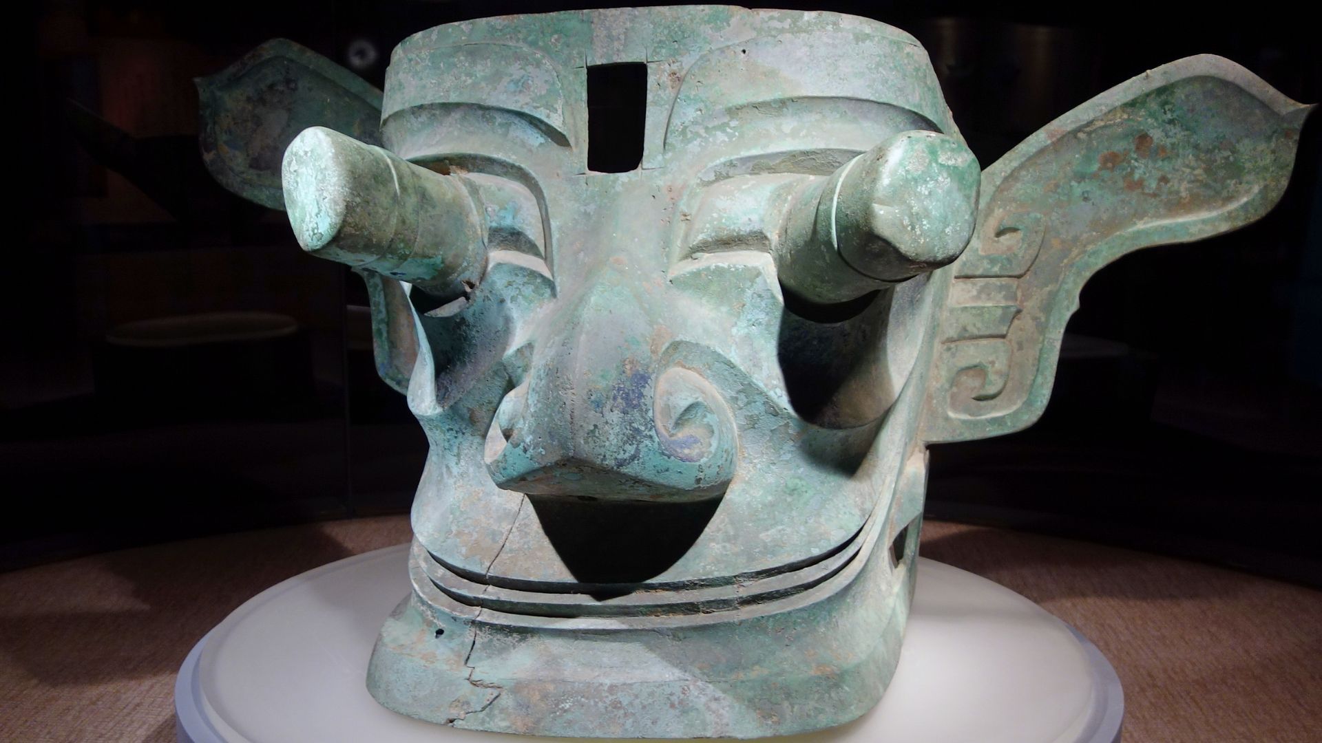 Discoveries At The Sanxingdui Sacrificial Pits