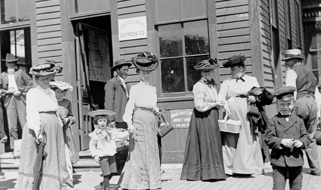 Pictures Of What Small-Town America Looked Like In The 1800s And 1900s