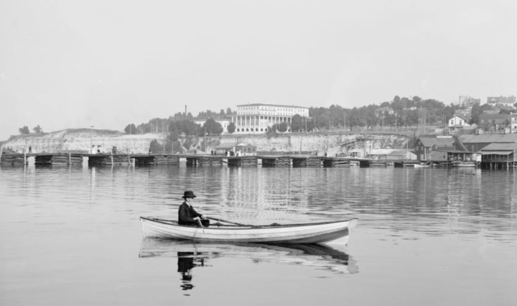 Pictures Of What Small-Town America Looked Like In The 1800s And 1900s