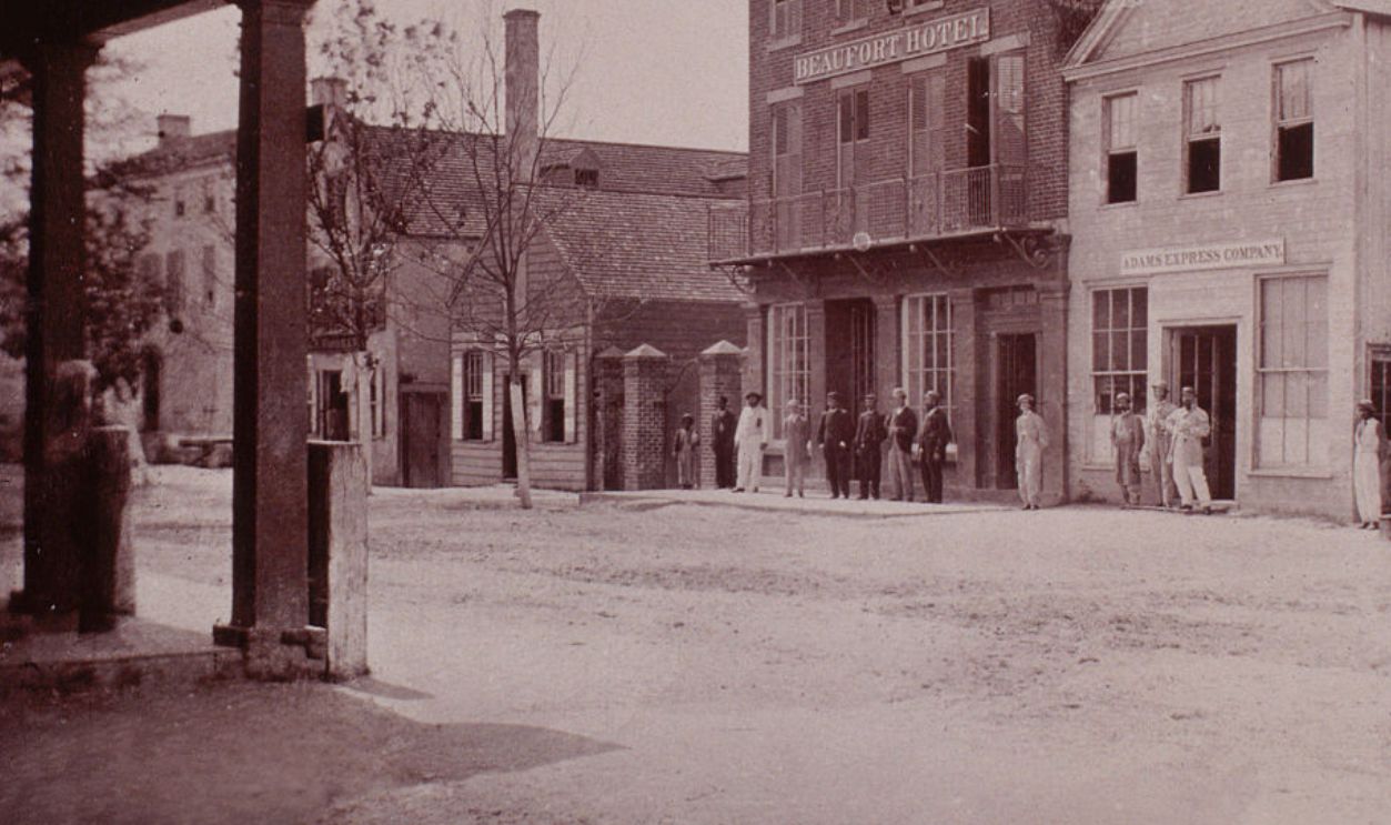 Pictures Of What Small-Town America Looked Like In The 1800s And 1900s
