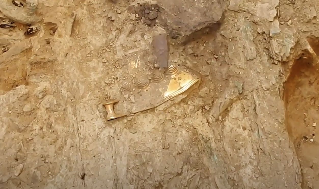 The Griffin Warrior’s Tomb Is Greece’s Most Astonishing Bronze Age Find ...