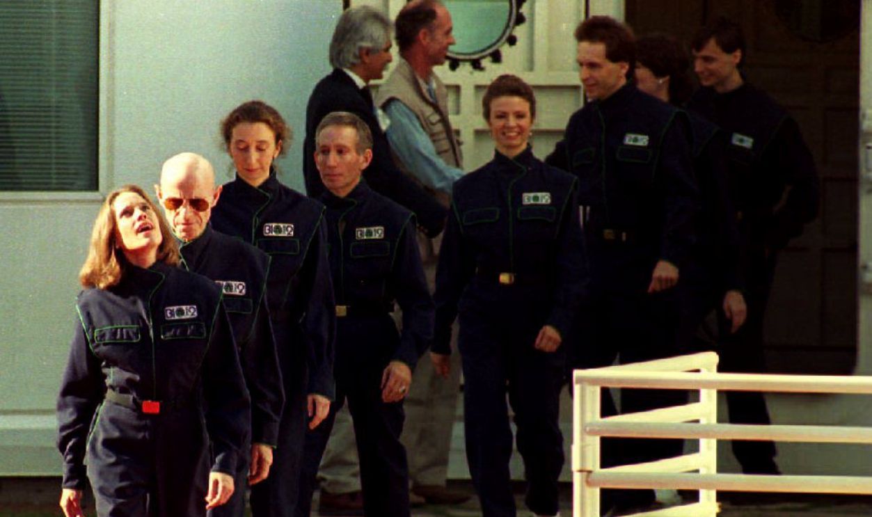 They Sealed 8 Humans Inside A “Fake Earth” For Two Years—And It Didn’t ...